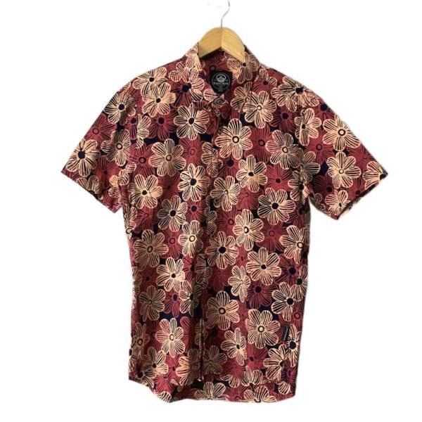 kapten batik バティックシャツ 総柄 アロハ シャツ 半袖 S ピンク メンズ【表記サイズ】S【実寸サイズ】肩幅：42cm　身幅：50cm　着丈：72cm　袖丈：21cm　　【素材】表記なし【色】ピンク【状態】・多少のほつれあり...