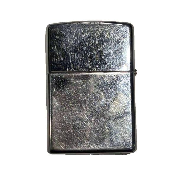 ジッポー ZIPPO オイルライター 2002年 アンティーク オイル切れ シルバーカラー ■GY06 その他【ブランド】ジッポー ZIPPO【実寸サイズ】縦：5.5cm　横：3.5cm　　【色】シルバーカラー【状態】・火花は確認できますが...