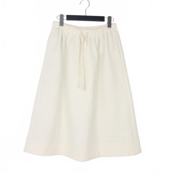 パスカル ミレ PASCAL MILLET キルティング 台形 スカート 膝丈 S 白 ホワイト レディース【表記サイズ】S【実寸サイズ】ウエスト：66cm　ヒップ：112cm　スカート丈：67cm　　【素材】表地：ポリエステル96% ポリ...