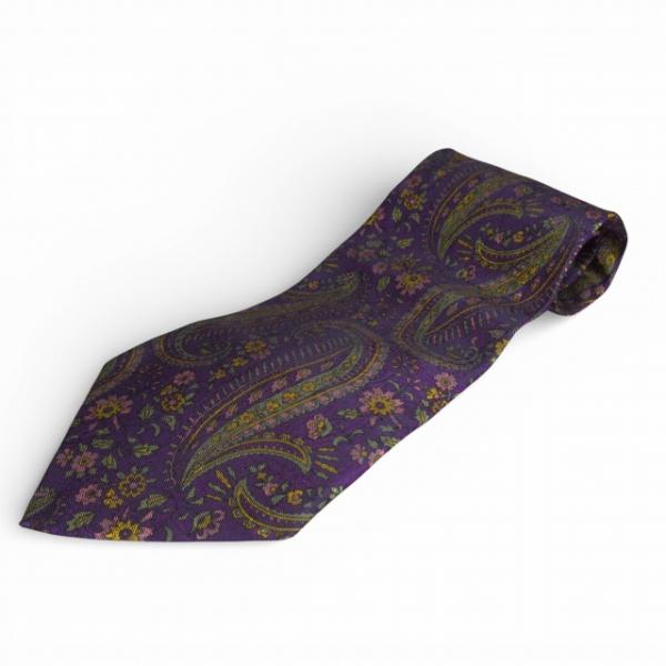TRANSONIC 美品 ネクタイ シルク 花柄 ペイズリー柄 パープル ｋ29990 0220 メンズ【実寸サイズ】全長 約141cm　大剣先　約9.5cm　【素材】シルク【色】パープル【状態】・使用感が少なく、状態の良い商品です。　※あ...