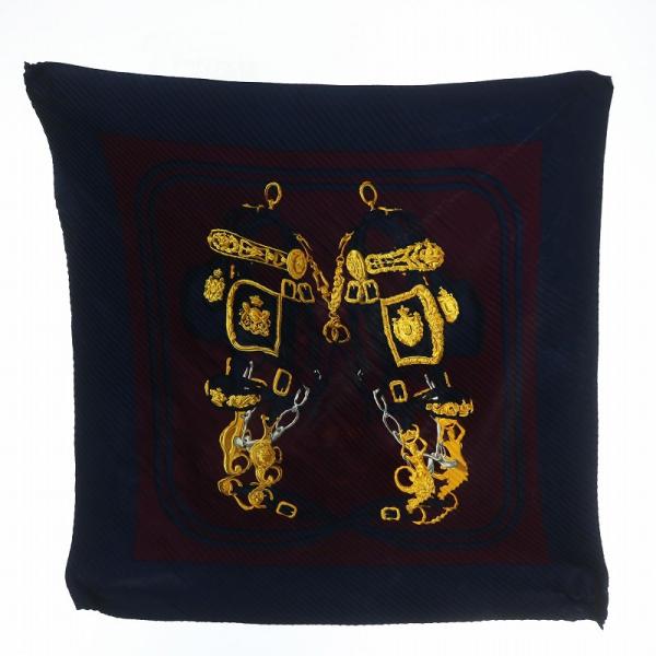 エルメス HERMES カレ90 BRIDES de GALA 式典用馬勒 スカーフ 絹 シルク プリーツ ロゴ 総柄 紫 パープル 紺【ブランド】エルメス HERMES【実寸サイズ】ヨコ：71cm　タテ：71cm　マチ：-cm　　【素材】...