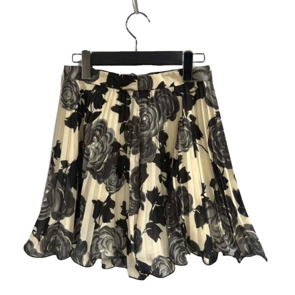 ミリー milly スカート フレア ひざ丈 2 白 ホワイト 黒 ブラック ■WGA レディース【ブランド】ミリー milly【表記サイズ】2【実寸サイズ】ウエスト：約66cm　ヒップ：約90cm　スカート丈：約45cm　　【素材】ポリエ...