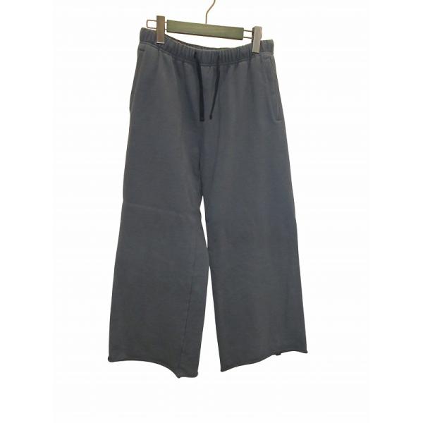 VALAADO パンツ メンズ【ブランド】VALAADO【表記サイズ】44【実寸サイズ】ウエスト：74-85cm　もも幅：29cm　裾幅：30cm　股上：29cm　股下：70cm　　【素材】綿100【色】グレー【状態】おしりの辺りにシミがあ...