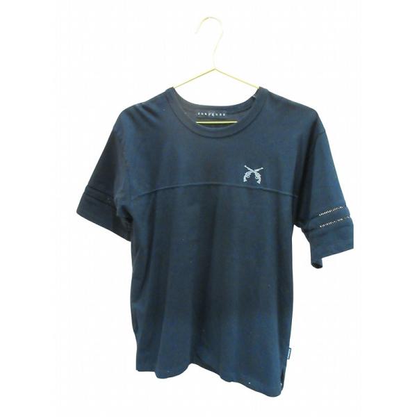 ロアー roar Tシャツ メンズ【ブランド】ロアー roar【表記サイズ】2【実寸サイズ】肩幅：49cm　身幅：52cm　着丈：66cm　袖丈：23cm　　【素材】綿100【色】ブラック【状態】・使用感が少なく、状態の良い商品です。　※あ...