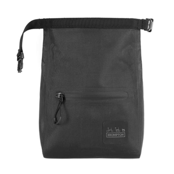 ■カラー：ブラック■容量：2L■サイズ：W180×H170×D60(mm)■素材：840D TPU coated nylon■加工：高周波溶着・防水------------------------------------------・前ポケ...