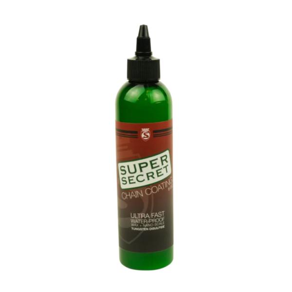■内容量：240ml■ワックスベースチェーンルブ■二硫化タングステン添加■使用前によく振ってからご使用ください。すべてのSILCA潤滑剤は、EPAおよび土地管理局によって安全であると承認された添加剤を含む最高級の環境に優しい純粋な合成基油の...