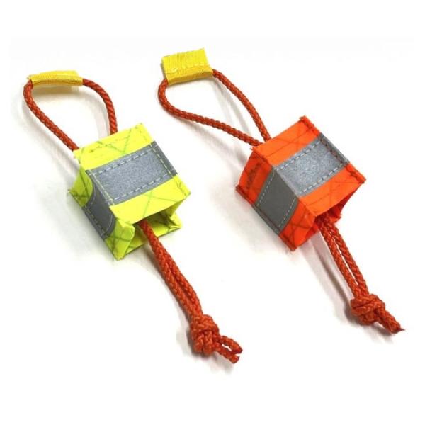 ■カラー：オレンジ、イエロー■サイズ：H45×W35×D35mm(紐除く)■参考重量：約10g■材質：ECOPAK■JAN：【4562163946244】オレンジ【4562163946237】イエロー※商品のスペック・パッケージ・デザインは...