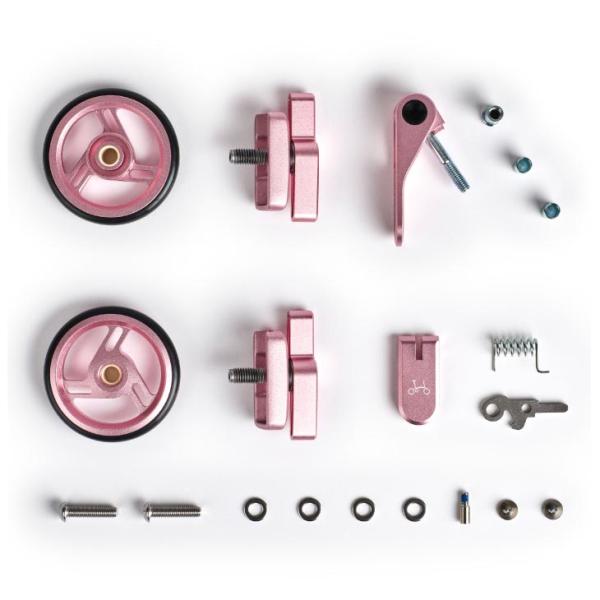 ■カラー：ピンク■セット内容：・2つのヒンジクランププレートとレバー・サドルクイックリリース・リアフレームクリップ・トライスポークデザインとラバーリムの66mmローラーホイール■素材：軽量CNC陽極酸化アルミニウム■互換性：T Line■C...