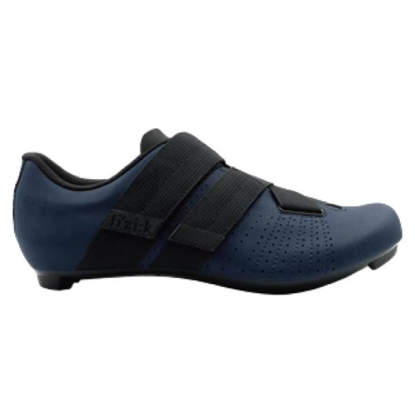 ■ソール：カーボン強化ナイロン■アッパー：マイクロテックス■インソール：インフィニートフットベッド■クロージングシステム：POWERSTRAP■サイズ：36〜45（ハーフあり）■カラー：ネイビー/ブラック■重　量：250g（42.5サイズ）...