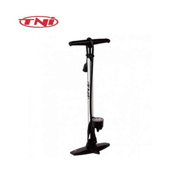 軽量アルミボディのフロアポンプ。■仏/米式兼用（口金パッキンを入れ替えて使用）■MAX160psi（11bar）■重量：865g