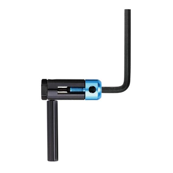 多段用チェーン全てに対応のミニチェーンカッター。■9〜12S用■材質：・ピン：スチール・ボディー及びセーフティーキャップ：アルミ ■カラー： BLACK／BLUE ■付属品：・専用ポーチ・固定ハンドル・５mmアーレンキー（六角レンチ）