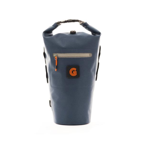 ■カラー：ネイビー/グレー■重量：約1.1kg■主な素材：TPUコーティングナイロンファブリックRF溶接防水構造■裏地素材：100%ナイロン■容量：10L ■互換性：4/12速ローラーフレームのG、C、Pラインバイク■サイズ：36(W) x...