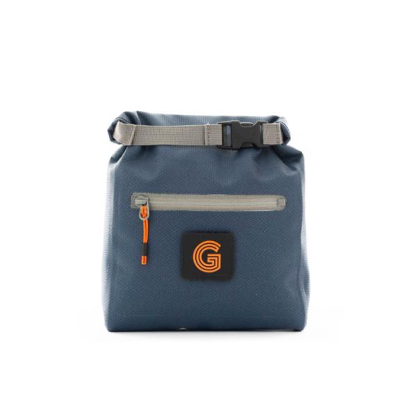 ■カラー：ネイビー/グレー■重量：約0.13kg■主な素材：TPUコーティングナイロンファブリックRF溶接防水構造■容量：1L ■取付位置：ハンドルバー/サドル■互換性：すべてのブロンプトンハンドルバー■サイズ：18(W) x 17(H) ...