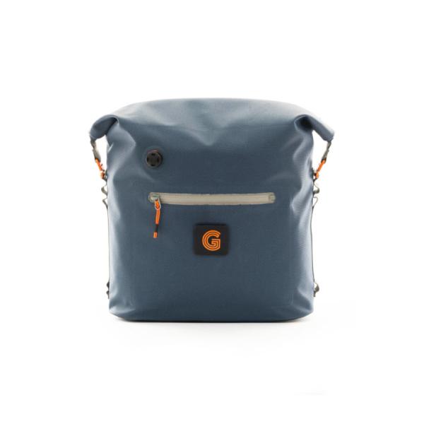 ■カラー：ネイビー/グレー■重量：約0.7kg■主な素材：TPUコーティングナイロンファブリックRF溶接防水構造■裏地素材：100%ナイロン■容量：9L ■取付方法：フロントキャリアブロック■互換性：すべての非電動ブロンプトンハンドルバー■...