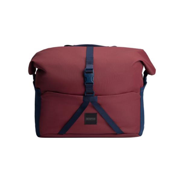 ■カラー：プラム■容量：28L ■重量：約1.5kg■外側素材：840Dリサイクルナイロン■裏地素材：210D リサイクルナイロンPU 1500mm C0 DWR■取付方法：フロントキャリアブロック■互換性：すべての非電動ブロンプトンバイク...