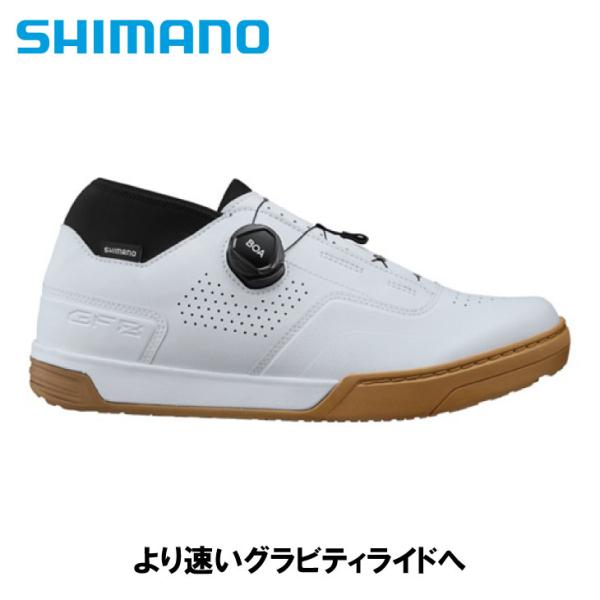 ■カラー：ホワイト■サイズ：39.0〜44.0■クリートタイプ：フラット■ラストタイプ：VOLUME TRAILラスト■最適なペダル：PD-GR500, PD-GR400■クロージャ―：BOAフィットシステムL6ダイヤル■アッパー素材：合成...