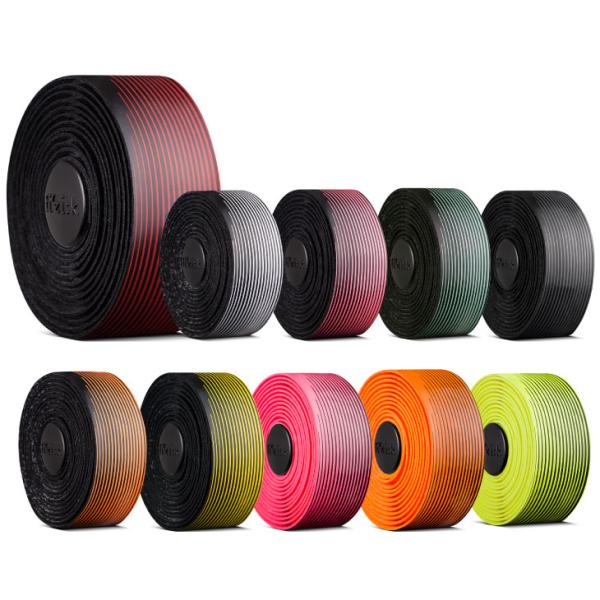 FIZIK VENTO MICROTEX TACKY BICOLOR BARTAPE(2mm厚)Vento（ヴェント）は究極のコントロール性と軽量性を備えたレーサー向けにデザインされたバーテープです。Microtex（マイクロテックス）はダ...