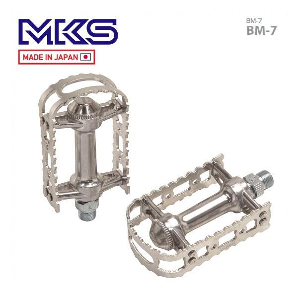1970 年代にアメリカの完成車メーカーに採用された両面踏みペダルの復刻モデル。●アルミ合金 ボディ●ボール ベアリング●9/16" アクスル●L61 x W98 x H30mm●366g/ ペア