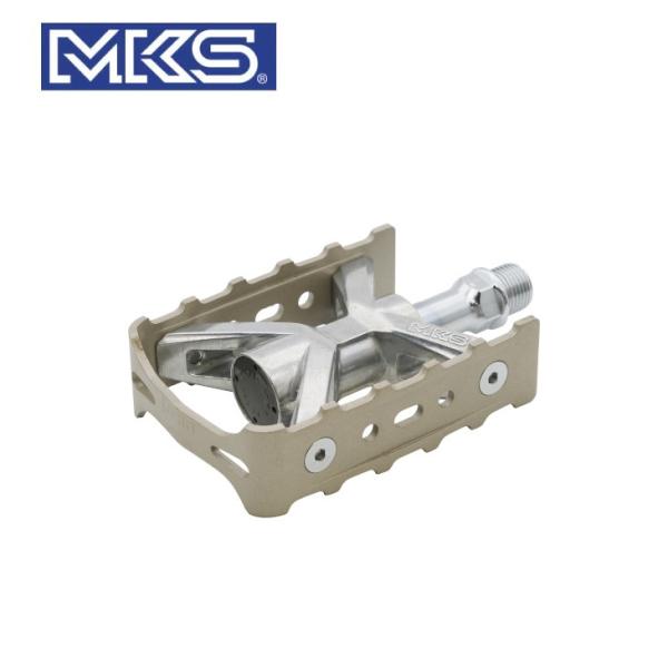 ■カラー：チタン■ボディ：アルミ■側板：アルミ/塗装■サイズ ：W94×L68■踏み面：両面■ベアリング：ボールベアリング■トウクリップ装着：可■リフレクター：取付可■おすすめ用途：ツーリング街乗り■重量：約352g■JAN【4560369...