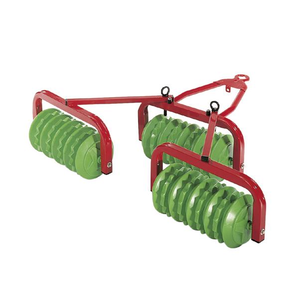 トラックシリーズに最適なサイズです。荒れた大地を整地するためのカスタムアイテムです。●サイズ：61×90×27センチ　5キロ●対象年齢：3歳から●組立必要●包装不可●ドイツ製※北海道・沖縄・離島へのお届けは別料金がかかります。