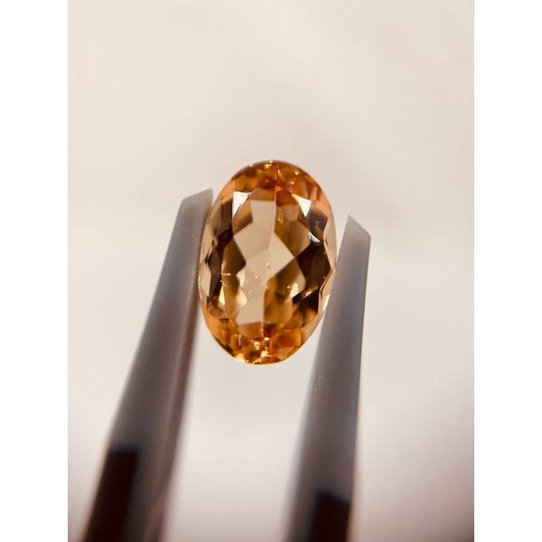 天然 インペリアルトパーズ   オーバルカット  1.782ct サイズ約8.78×5.92mm<br>ピンクとオレンジカラーが仄かに閃くドンペリニヨンの様なやわらかで美しいインペリアルトパーズ。<br>素晴らしい輝...