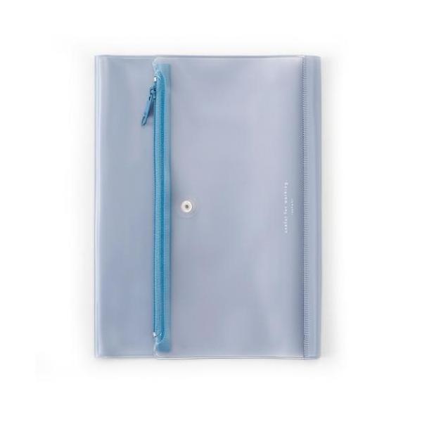 ダイゴー 手帳カバー IS.カバーPVC A5 RBL ブルー  機能性とデザイン性を兼ね備えた便利なアイテムです。<br>お気に入りの文具や大切な書類を一緒に持ち運ぶことができ、日常の様々なシーンで活躍します。<br&g...