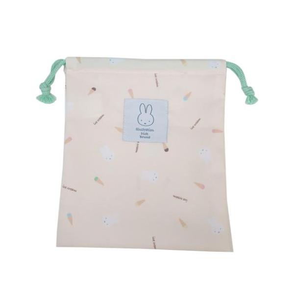 キッズ大人気[miffy/ミッフィーちゃん]のスクール雑貨シリーズこちらはお弁当袋やコップ入れなどイロイロ使える[巾着袋]少し大きめのサイズなのでエプロンや体操着、靴入れとして使うことができちゃいます内側に名前などを書けるネームタグがついて...