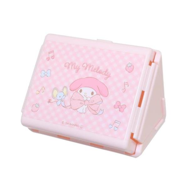 弁当 おしゃれ 生活雑貨　仕事 一人暮らし 通勤 通学大人気サンリオキャラクターの可愛らしい新作ランチグッズが登場こちらはコンパクトに畳める[抗菌おにぎりケース]三角おにぎりの押しつぶれを防いで持ち運べるケースです 市販のおにぎりは入らない...