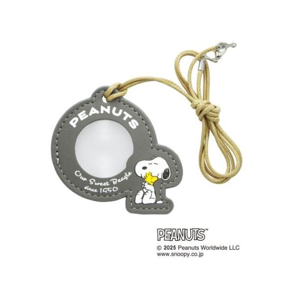 普段持ち歩く日用雑貨もお気に入りでそろえよう大人気PEANUTS/SNOOPYグッズにまたまた可愛いnewアイテム登場こちらはストラップ付きで使いやすい[ダイカットレザールーペ]読み物にぴったりの倍率約1.8倍内側がスライドしてルーペが使え...