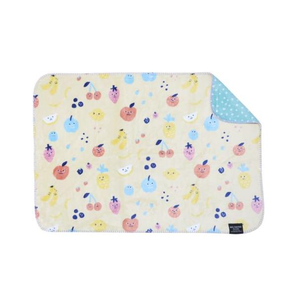 生活雑貨 寝具 ブランケット おしゃれ 一人暮らし 模様替え毎日がもっと楽しくなるキュートなウォーマー雑貨シリーズ両面のプリントがカワイイ[リバーシブルブランケット]気分によって好きな柄を使い分けてもいいねくるっと包まれば暖かくて冬も過ごし...