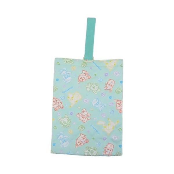 かわいい大人気[POCKET MONSTER]のキュートな学童雑貨シリーズこちらは体育館シューズなどを入れる[シューズバッグ]キルティング素材の手作り風がとってもキュート。外側から名前が見えなくて安心な内側にネームタグが付いています。運動靴...