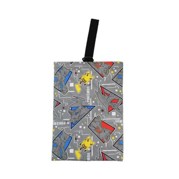 かわいい大人気[POCKET MONSTER/ポケットモンスター]のキュートな学童雑貨シリーズこちらは体育館シューズなどを入れる[シューズバッグ]キルティング素材のママの手作り風がとってもキュート。外側から名前が見えなくて安心な内側にネーム...