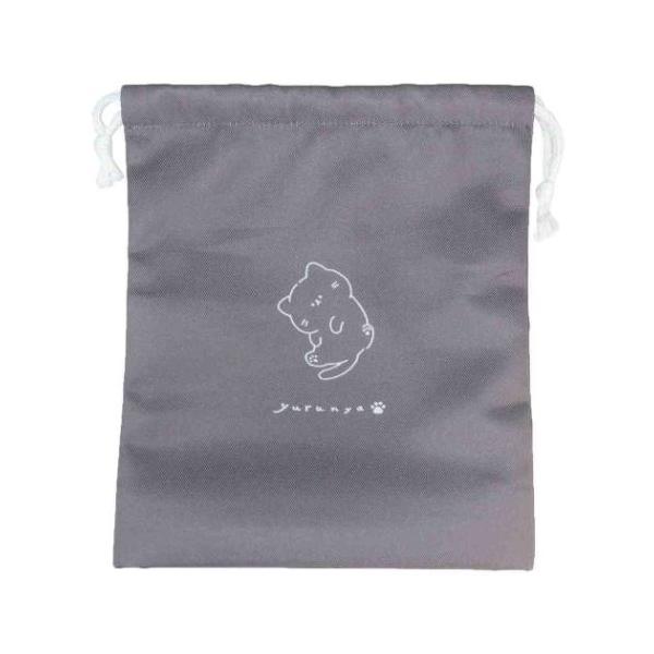 普段持ち歩く日用雑貨もお気に入りでそろえよう入学 新学期にぴったりのキュートなランチ雑貨シリーズこちらはかわいい[マチ付き巾着袋]しわになりくくアイロンもらくらくです。底にマチが7cm付いているのでおにぎりを入れたり歯ブラシセットを入れたり...