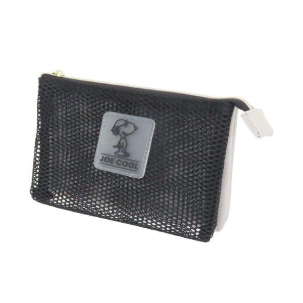 普段持ち歩く日用雑貨もお気に入りでそろえよう大人気[PEANUTS/SNOOPY]グッズにまたまた可愛いnewアイテム登場こちらはとっても使いやすい[Wフラットポーチ]ファスナーを開けると3ポケットになって分けて収納できるマチ付きでコスメな...