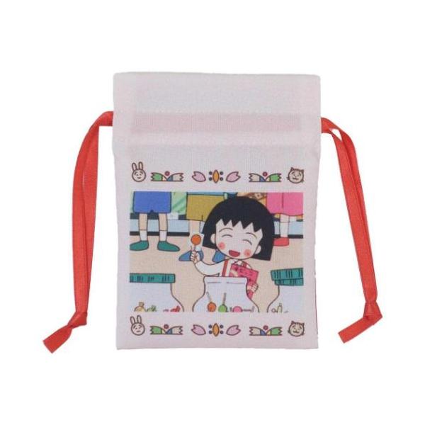 普段持ち歩く日用雑貨もお気に入りでそろえよう90'sのまるちゃんが可愛い[ちびまる子ちゃん]グッズにまたまた可愛いnewアイテム登場こちらは小さくてかわいい[豆巾着ポーチ]小物やお菓子、携帯用のお薬や印鑑などを持ち歩くのに便利なサイズかわい...