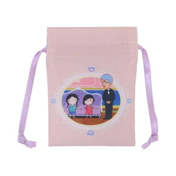 普段持ち歩く日用雑貨もお気に入りでそろえよう90'sのまるちゃんが可愛い[ちびまる子ちゃん]グッズにまたまた可愛いnewアイテム登場こちらは小さくてかわいい[豆巾着ポーチ]小物やお菓子、携帯用のお薬や印鑑などを持ち歩くのに便利なサイズかわい...