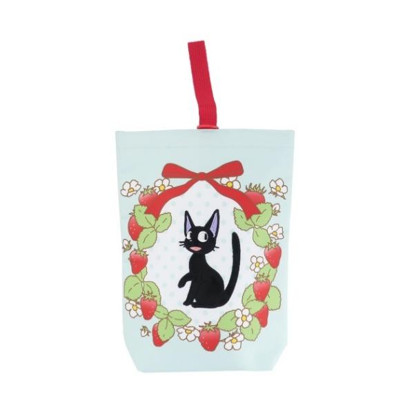 かわいい宮崎駿監督の名作[魔女の宅急便/ジジ]の可愛らしい新作ZAKKAシリーズこちらは大きめサイズの靴でもラクラクすっぽり収納できる[シューズバッグ]内側は水に強い生地なので汗をかいた服を入れても大丈夫ニューノーマルには欠かせない抗菌防臭...