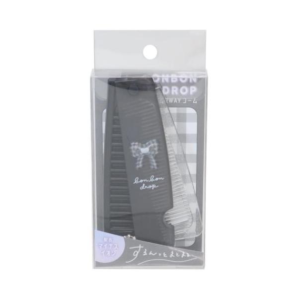 生活雑貨 おしゃれ 部屋 お祝い ギフトに 日用雑貨毎日が楽しくなるキュートなZAKKAシリーズこちらはサッと使えて便利な[スリム2WAYコーム]ブラシとコームがセットになって厚みが1.5cmにマイナスイオン配合でリラックス除菌、消臭効果＆...