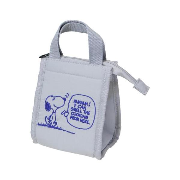 お弁当箱を持ち運ぶのに便利大人気[PEANUTS/SNOOPY]グッズにまたまた可愛いnewアイテム登場こちらはおにぎりやゼリー飲料の持ち運びに最適なミニサイズの[保冷バッグ]洗濯機で丸洗いできるのでいつでも清潔に使える簡易保冷ミニトートで...