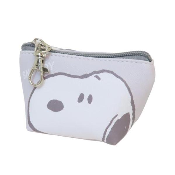 毎日使うものだからこそこだわりを 大人可愛い女性向け雑貨大人気[PEANUTS/SNOOPY]グッズにまたまた可愛いnewアイテム登場こちらはイヤホン、リップ、目薬など小物の収納に便利な[ミニ三角ポーチ]ナスカンキーホルダー付きなのでカバン...