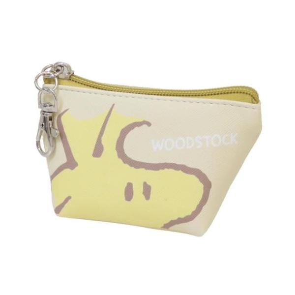 毎日使うものだからこそこだわりを 大人可愛い女性向け雑貨大人気[PEANUTS/SNOOPY]グッズにまたまた可愛いnewアイテム登場こちらはイヤホン、リップ、目薬など小物の収納に便利な[ミニ三角ポーチ]ナスカンキーホルダー付きなのでカバン...