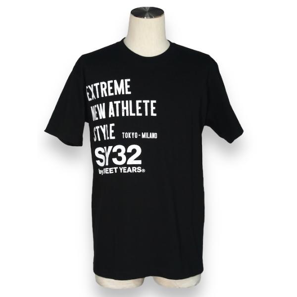 グランジ風の加工が施されたプリントTシャツ。右胸にロゴが集約されたデザインとなっております。■ 素材コットン 100%■ SIZE表記　着丈　袖丈　身幅　肩幅S : 65cm / 18.5cm / 47.5cm / 43cmM : 68cm...