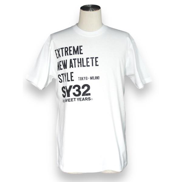 グランジ風の加工が施されたプリントTシャツ。右胸にロゴが集約されたデザインとなっております。■ 素材コットン 100%■ SIZE表記　着丈　袖丈　身幅　肩幅S : 65cm / 18.5cm / 47.5cm / 43cmM : 68cm...