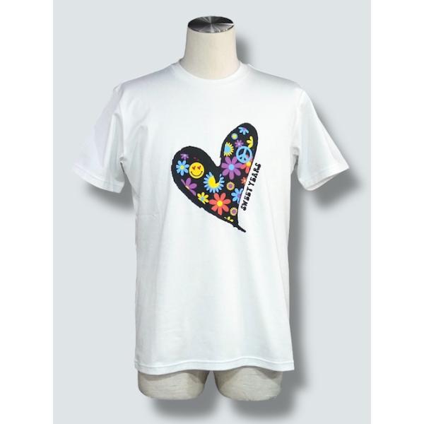 ヒッピースタイルのピースフルなロゴを詰め込んだハートTシャツ。上質なコットン素材を使うことで、抜群のフィット感とイタリアらしいシルエットを実現しています。【 SWEET YEARS 】世界的なサッカー選手、Paolo Maldini (パオ...