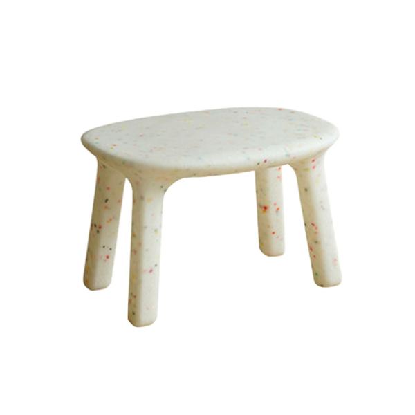 [ブランド]VEROMAN[サイズ]幅75cm 奥54cm 高さ49.5cm[カラー]ホワイト[素材]プラスチック[特徴]・アイスクリームような柄が特徴的なキッズテーブル・子供のための家具として、インスタ映えも良い・可愛いデザインで幼稚園、...