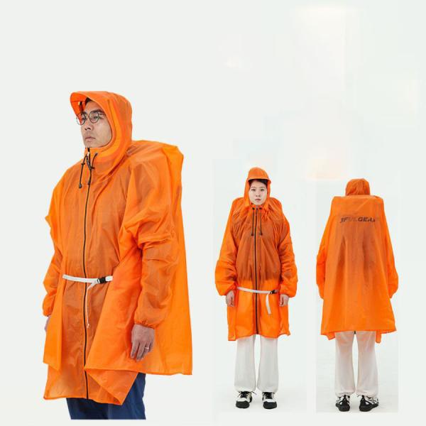 【3F UL GEAR 人気製品レインコート】薄手の210t仕様あらゆる複雑な天候や荒野に対応します。蒸れにくく快適な着心地を実現。さまざまな環境下で高いパフォーマンスを発揮します。【アップグレード仕様】アップグレードされたつばと調節可能な...