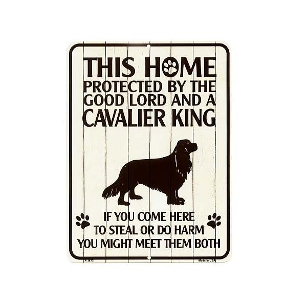 かわいい愛犬のインテリア♪屋外でも室内でも飾っていただけるアメリカ製のプレートです★直輸入の格安価格でご紹介中！詳しくは商品説明欄をご覧ください。キャバリアキング 雑貨 PROTECTED BY THE GOOD LORD AND A CA...