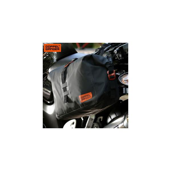 「毎日使うのが苦にならないオートバイ用のシングルサイドバッグ」本製品のコンセプトはシンプルです。バイク乗りが求めるのは普段遣いできる容量で簡単着脱、二人乗りOK、そして防水。これらの条件を全てクリアしさらにスポーツバイクをはじめ多くの車種に...