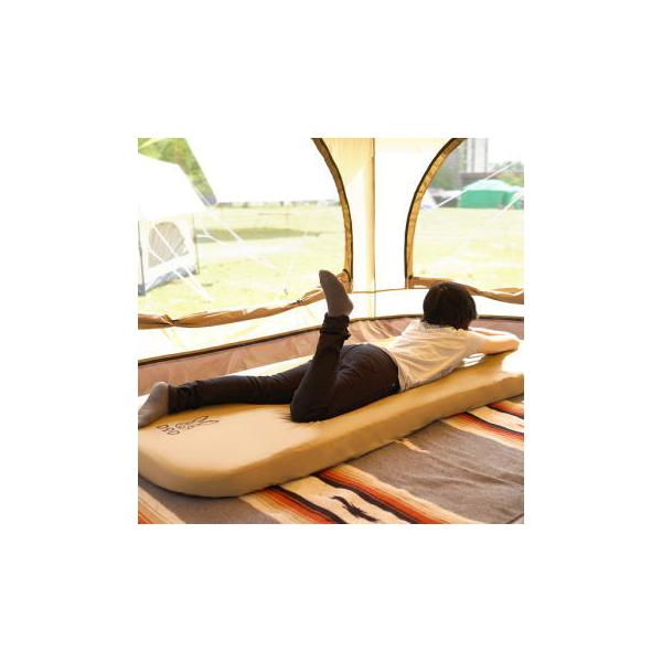 【2025年8月29日当社出荷分よりソトネノマクラが付属しなくなりました】アウトドアにプレミアムな寝心地を。睡眠を妥協したくない人のためのキャンプ用マット。アウトドアでもしっかり眠りたい人のための自動膨張式インフレータブルマット。体を包み込...