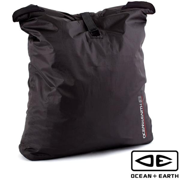 VOLUME : 30L防水シールドシームサーフトリップに最適・服やウェットスーツを入れてトラベルカバーにパッキングするとボードのノーズも保護します・3重のドライシールシステム・軽く耐久性の高い生地を使用・コンパクトキャリーバッグ付き・旅行...